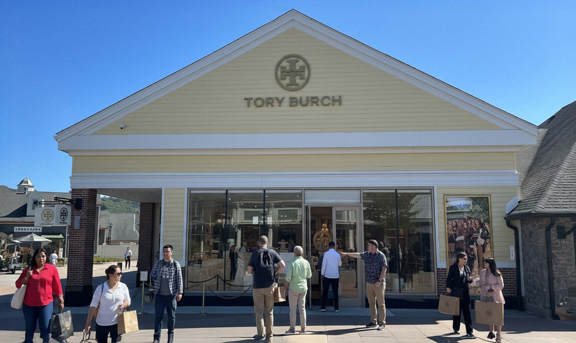 Tory Burch Outlet Woodbury Commons • Reva Flats 30-60% Off